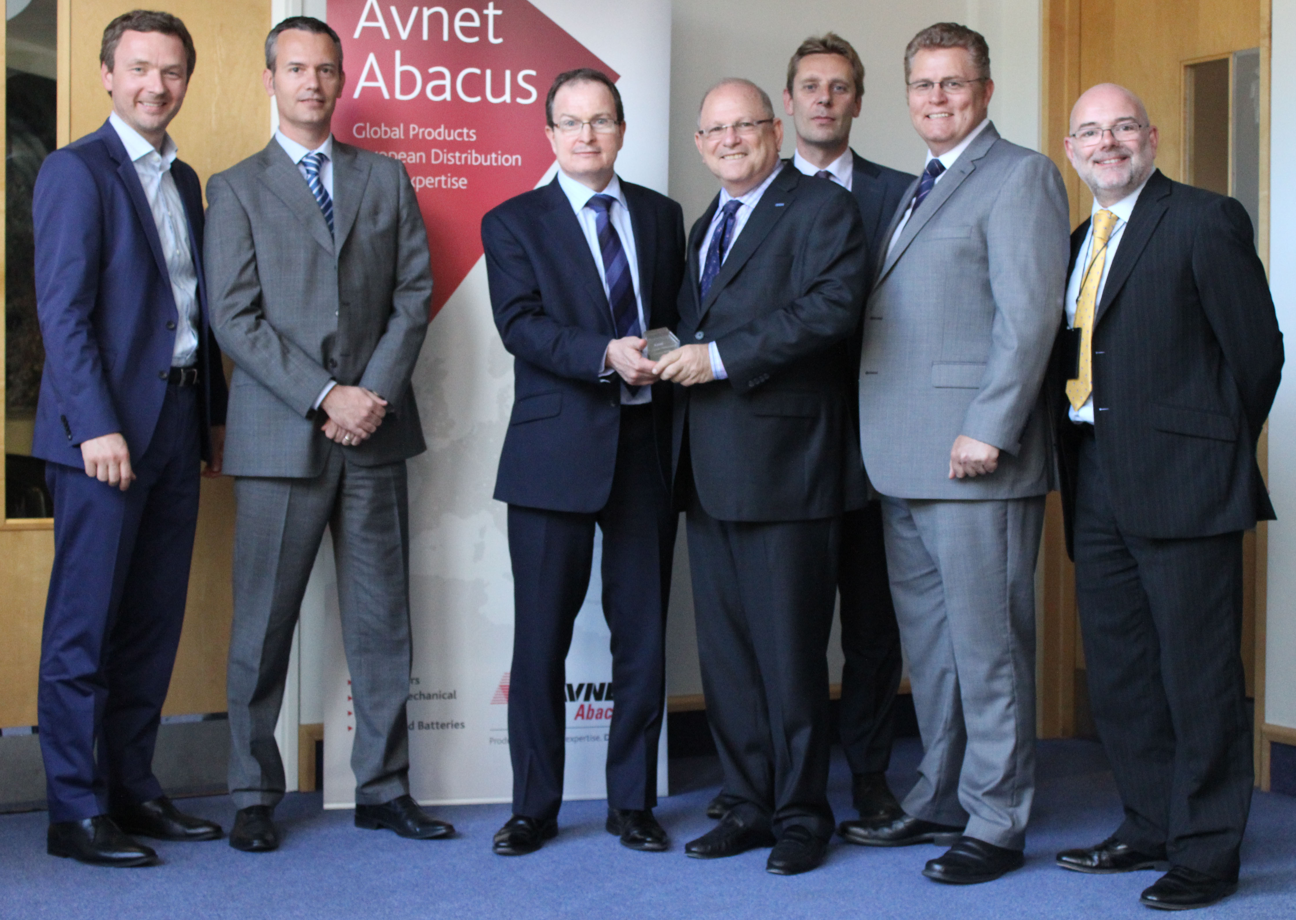 Avnet Abacus får distributionspris fra Amphenol - ElektronikFOKUS